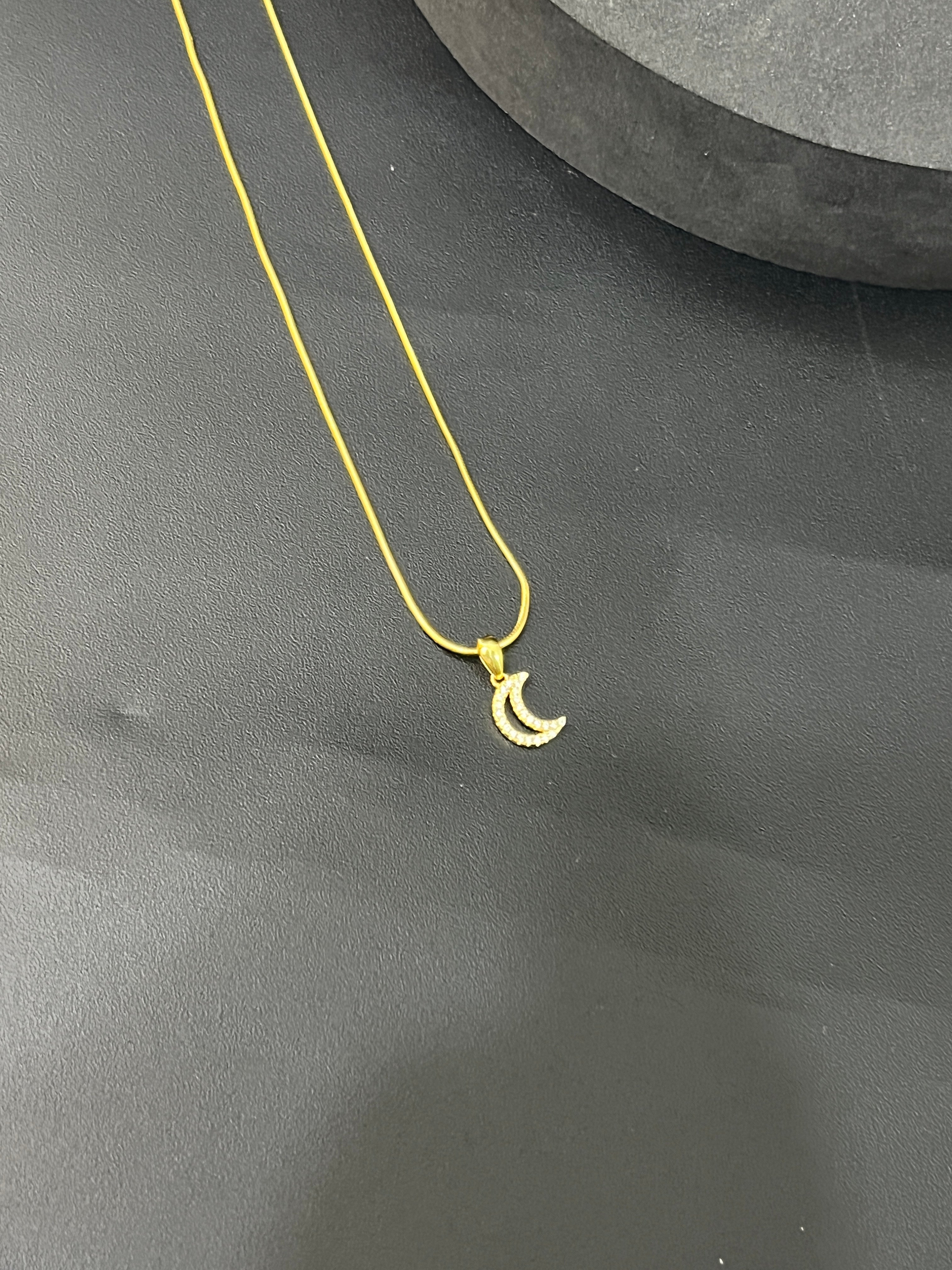 Ladies Gold Polish Off Moon Pandant Chain – Silver Store Chennai