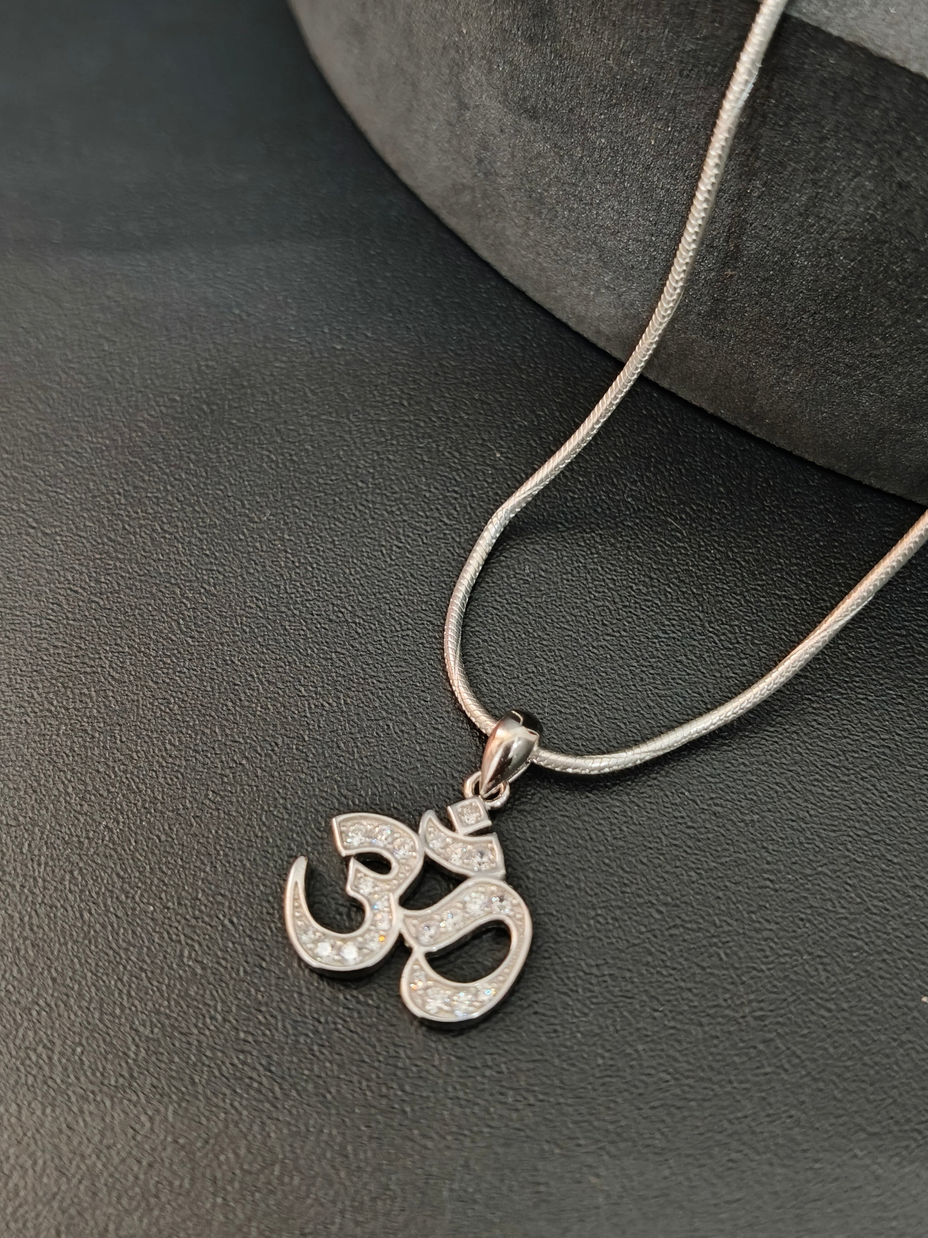 Om Pendent – Silver Store Chennai